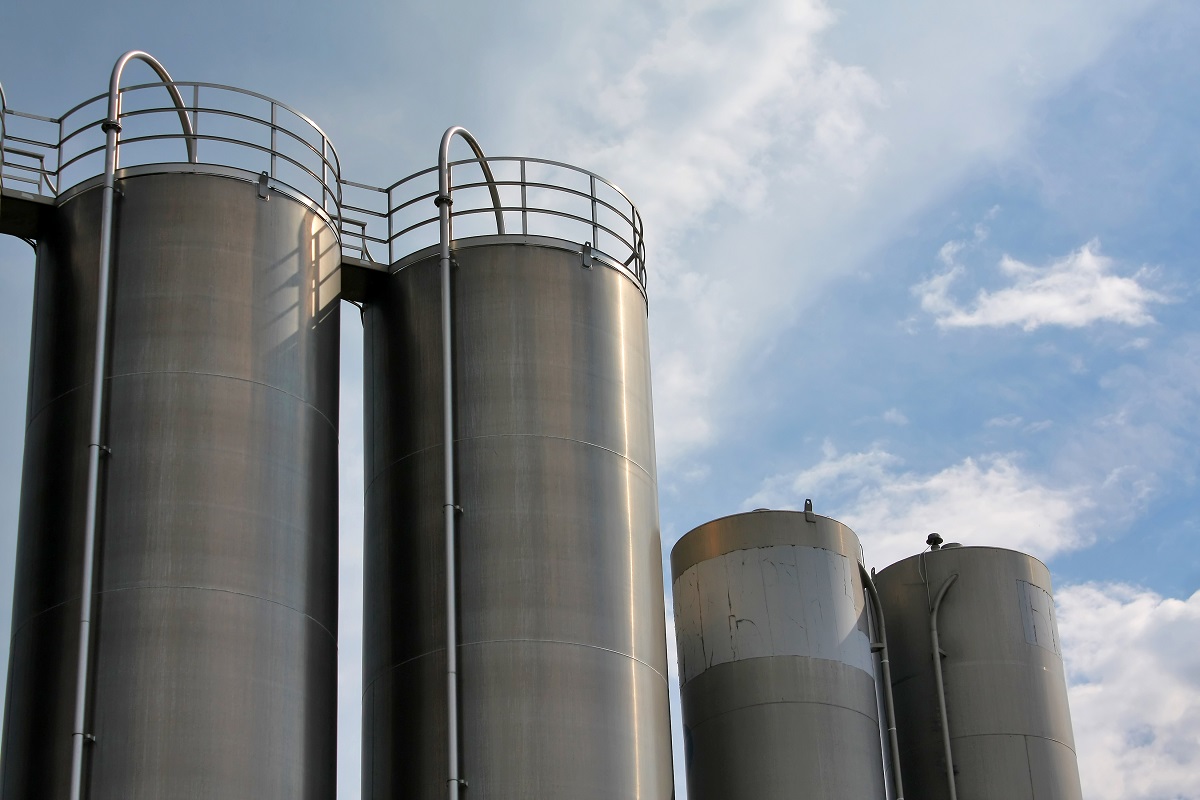 What Makes a Good Vertical Storage Tank? | Home Energy Remodeling